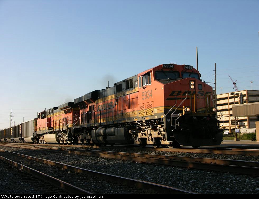 BNSF 5934